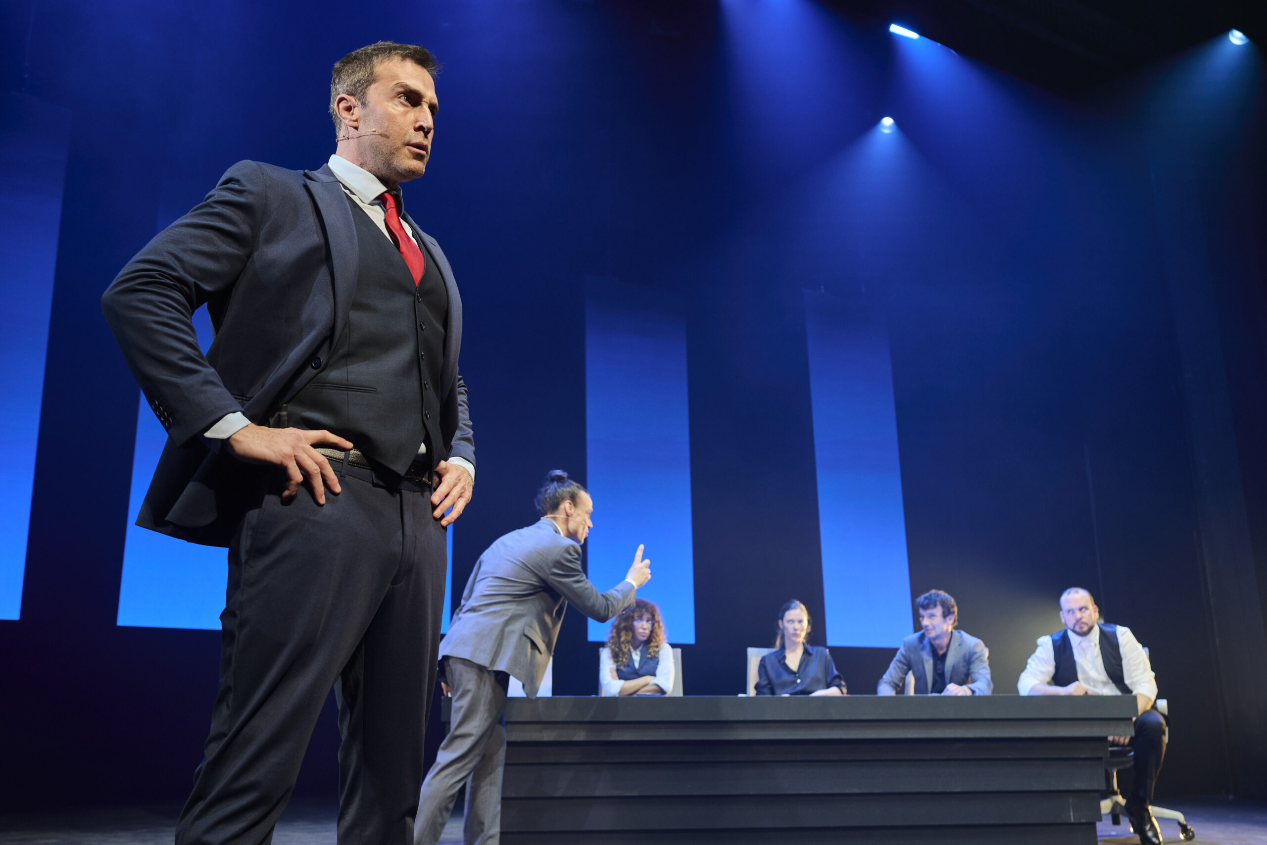 “El jefe del jefe”, una comedia nórdica a la española | Teatrify